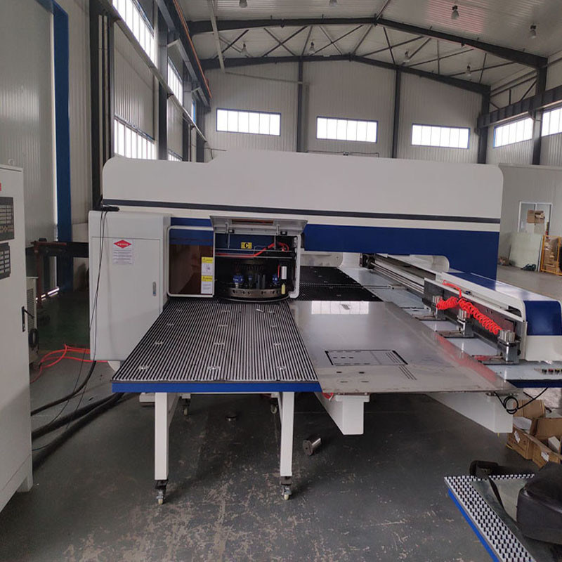 Sheet Metal Servo Type CNC Turret Punching Machine